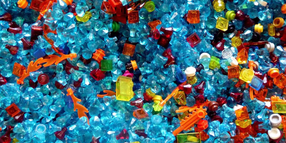 Plastica riciclata vs plastica vergine, e se riciclare costasse di più?