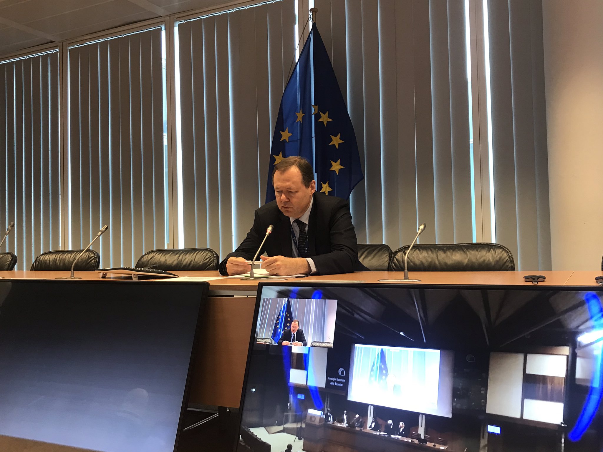 5G Italy, Roberto Viola (DG Connect) ‘5G sia punto di svolta per il ...