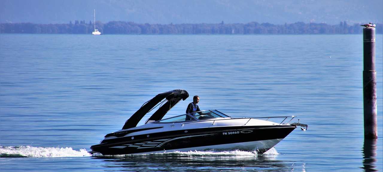 Barche elettriche, nel 2027 un mercato che varrà 12 miliardi di dollari