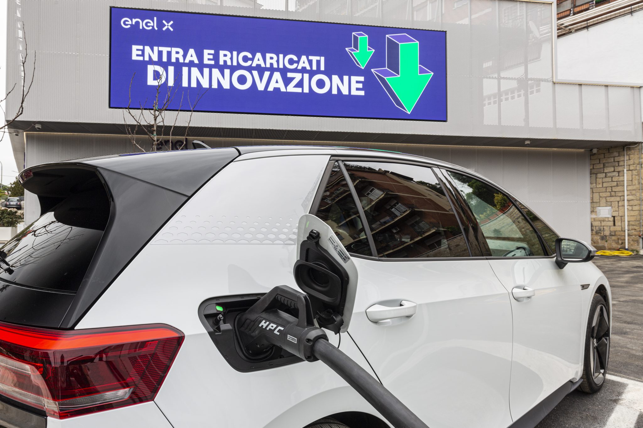 Enel X Store di Roma: la prima area urbana per la ricarica ultrafast ...