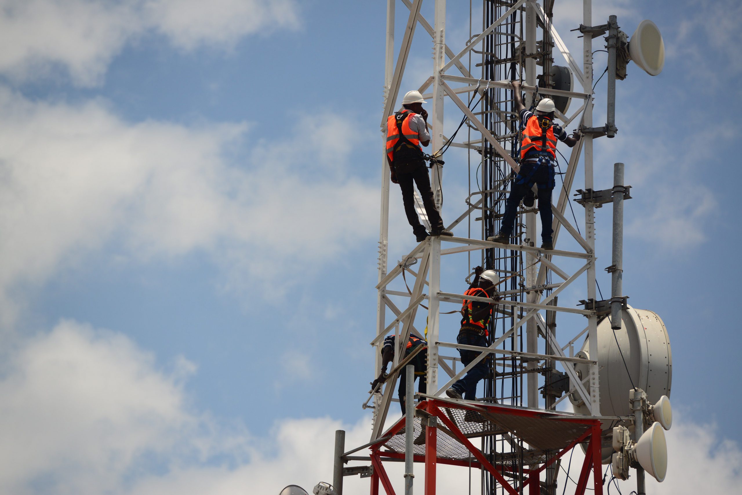 5G e reti mobili: il nuovo piano? Revisione limiti, Edge Cloud, DAS 5G e reti mobili: il nuovo piano? Revisione limiti, Edge Cloud, DAS