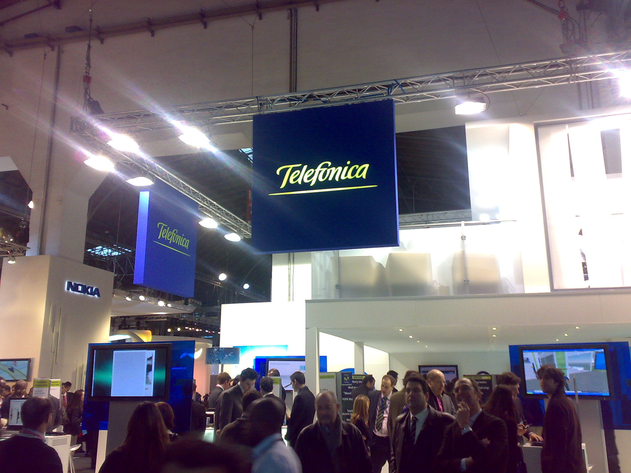 Telefonica cede filiale argentina a Telecom Argentina per 1,2 mld