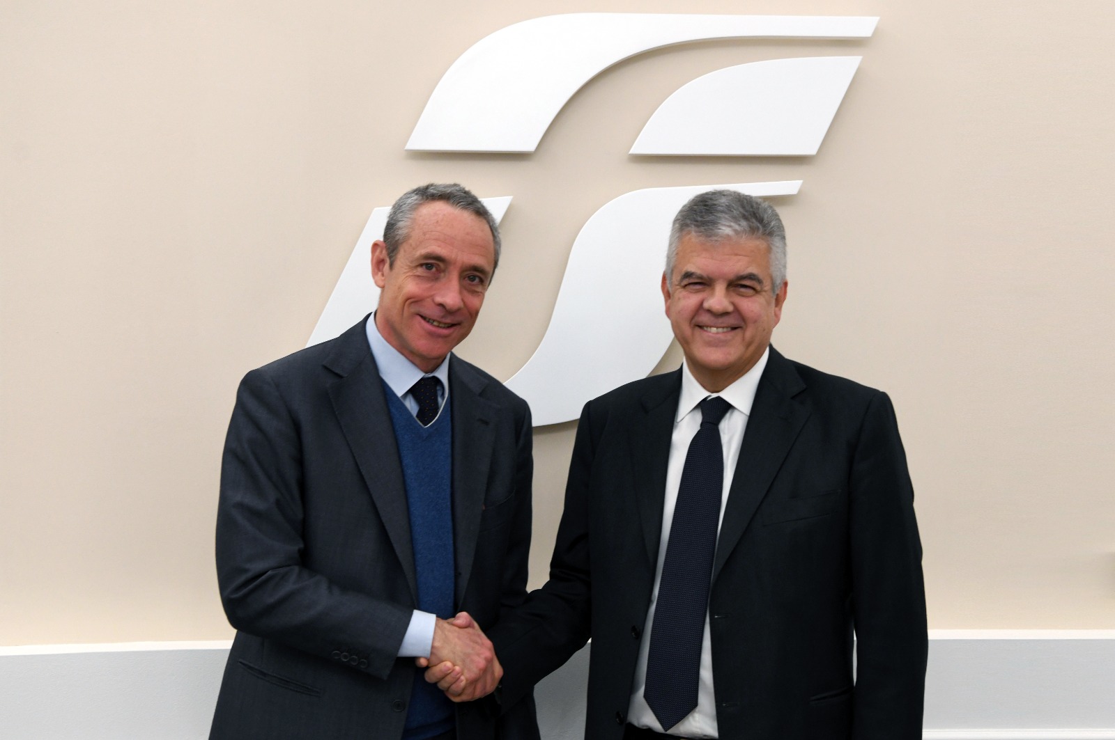 Digitalizzazione trasporti, accordo tra Poste Italiane e Gruppo FS